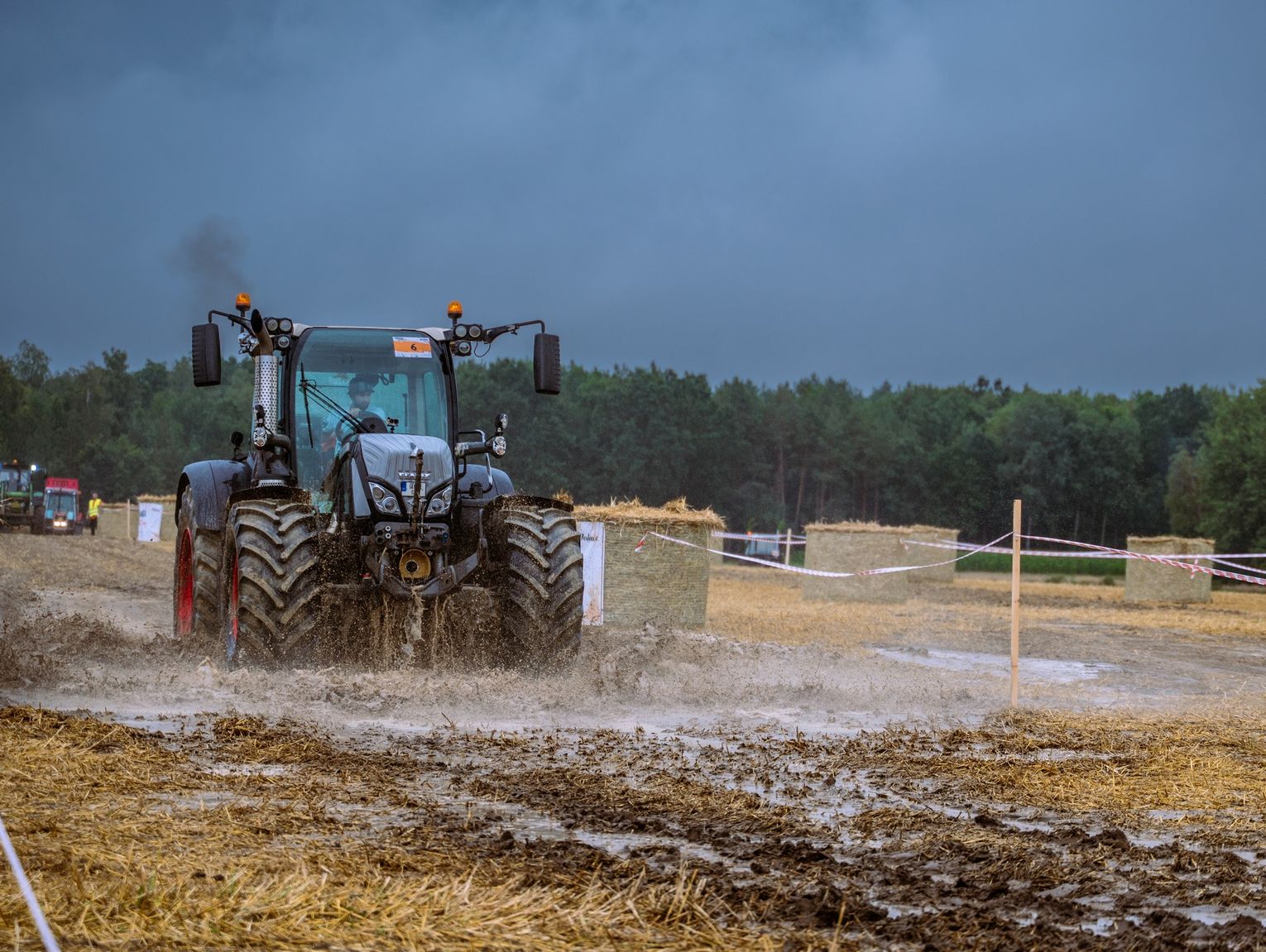 Agromania Wokas 2025 – błoto, maszyny i emocje na rajdzie traktorów ...